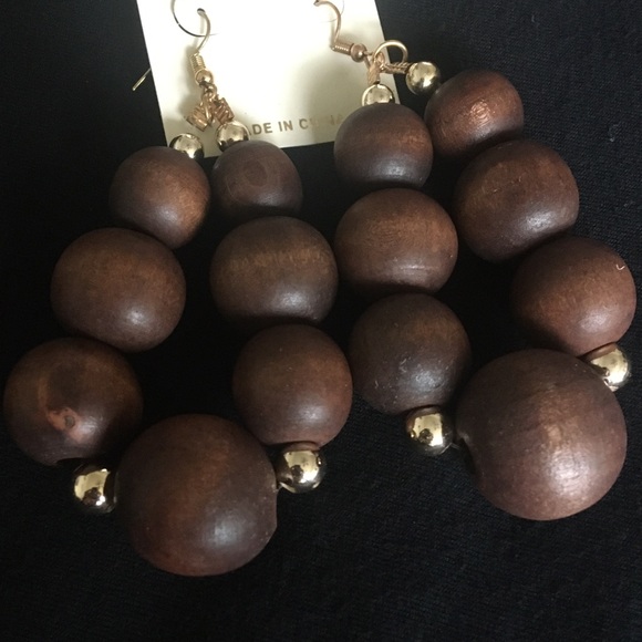 crystal collection | Jewelry | Crystal Collection Chunky Wooden Beaded ...